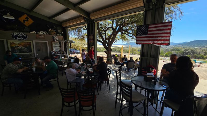 A tiny Texas town grill is serving burgers that keep travelers coming back