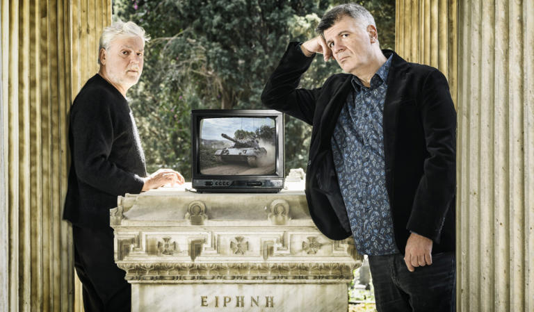 Ο Φοίβος Δεληβοριάς στην Επίδαυρο με την «Ειρήνη» του Αριστοφάνη ...