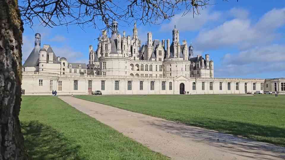 20 beautiful places near Paris you can visit in one day