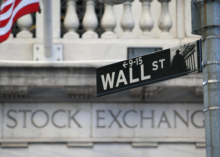 ‘One Up on Wall Street’ tells ordinary investors something they rarely hear