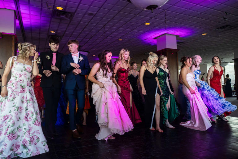 See top 5 photos from Pinconning’s 2026 prom