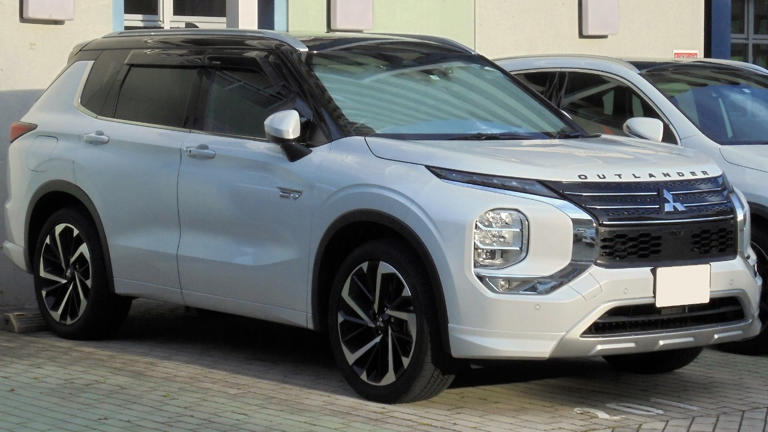 Mitsubishi recalls 108,000 Outlanders after liftgates can fall unexpectedly