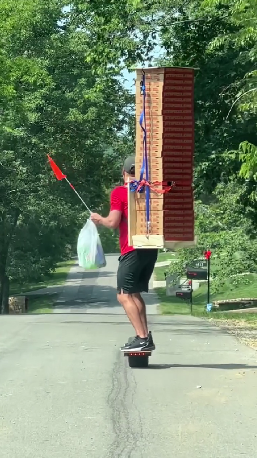 Smart pizza delivery bag trick that makes work easier