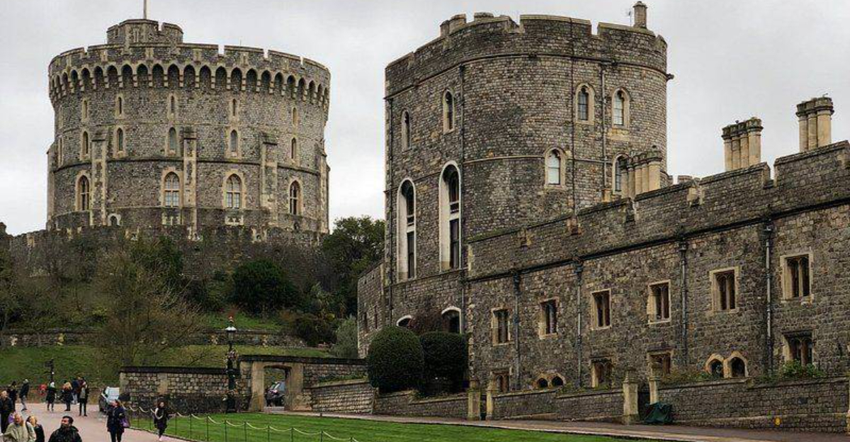 Step inside Windsor Castle: The world’s largest lived-in fortress full ...