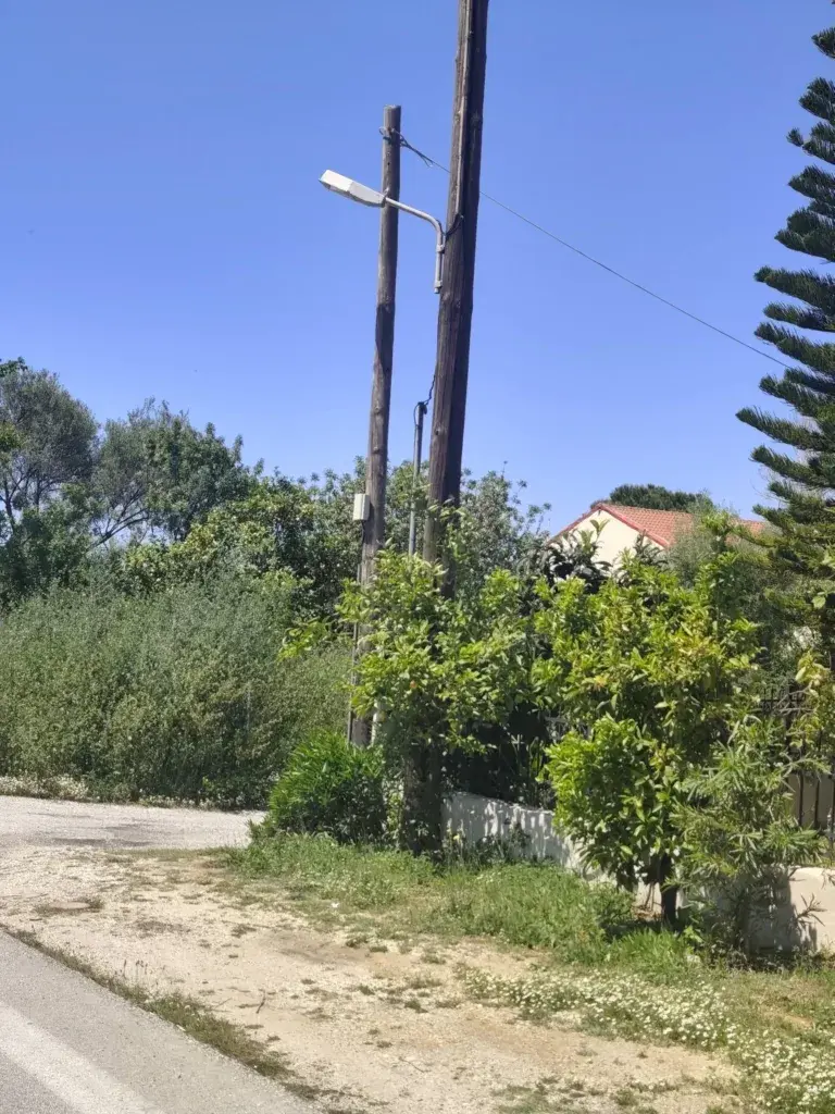 Πατρών–Πύργου: Απίστευτο – Εβαλαν κολώνες φωτισμού και ξέχασαν τις ...