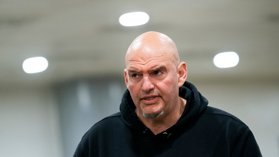 Fetterman: 'Stop the henpecking' on Trump's reflecting pool revamp ...