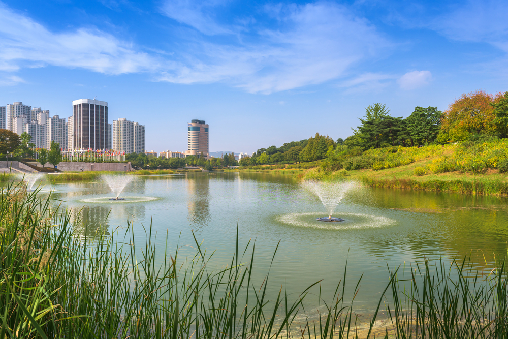 17 warm weather trips built around walkable botanical gardens