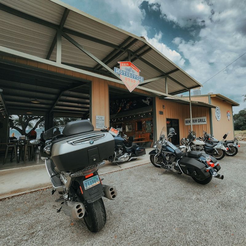 A tiny Texas town grill is serving burgers that keep travelers coming back