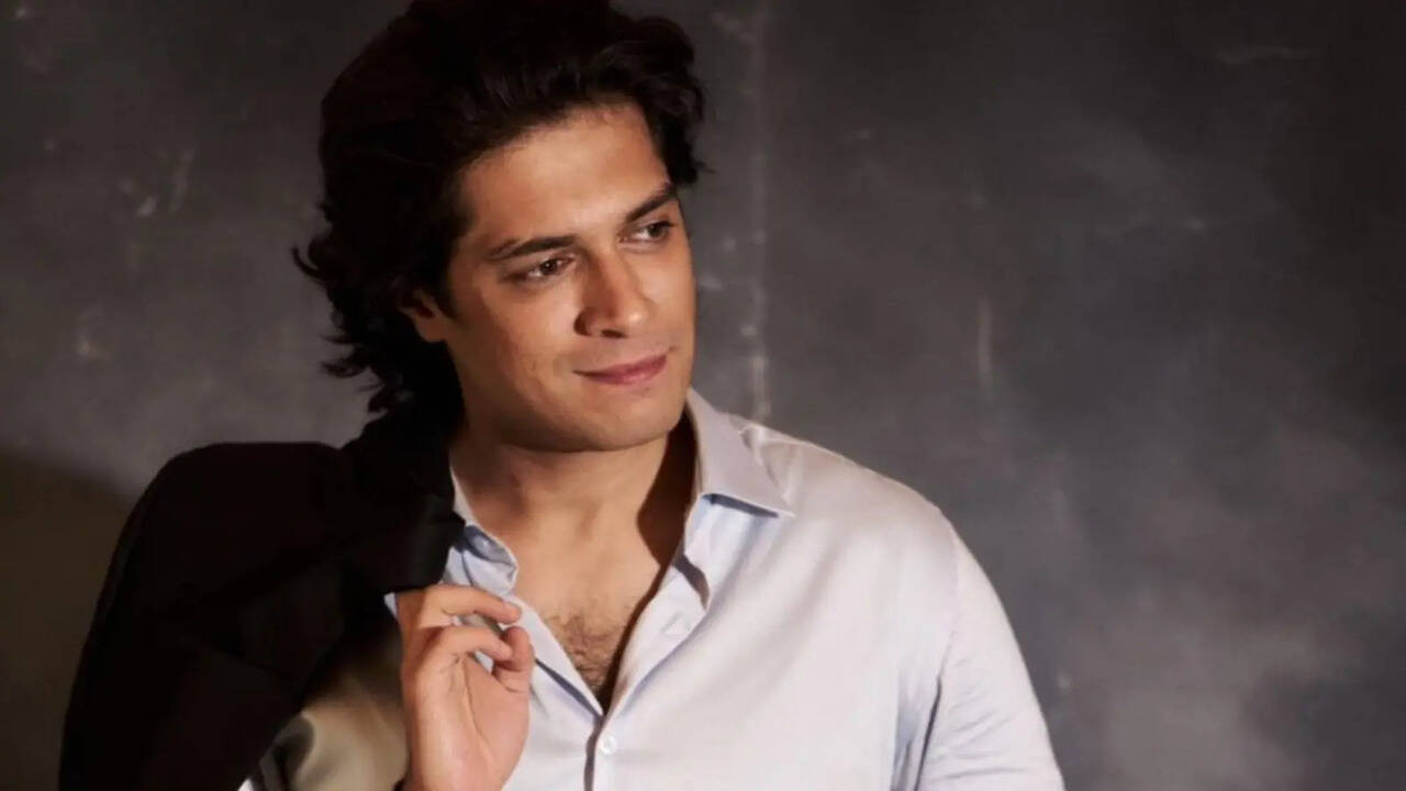 Where can you view Junaid Khan's earlier movies prior to Ek Din?