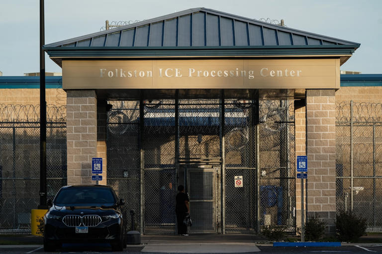 "All this reminds me of Nazi times": An 86-year-old French woman ...