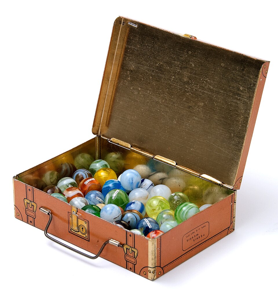 Bolinhas de gude: origem, tradições e formas de jogar