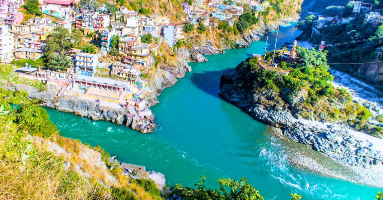 Which river does not originate from the Himalayas?