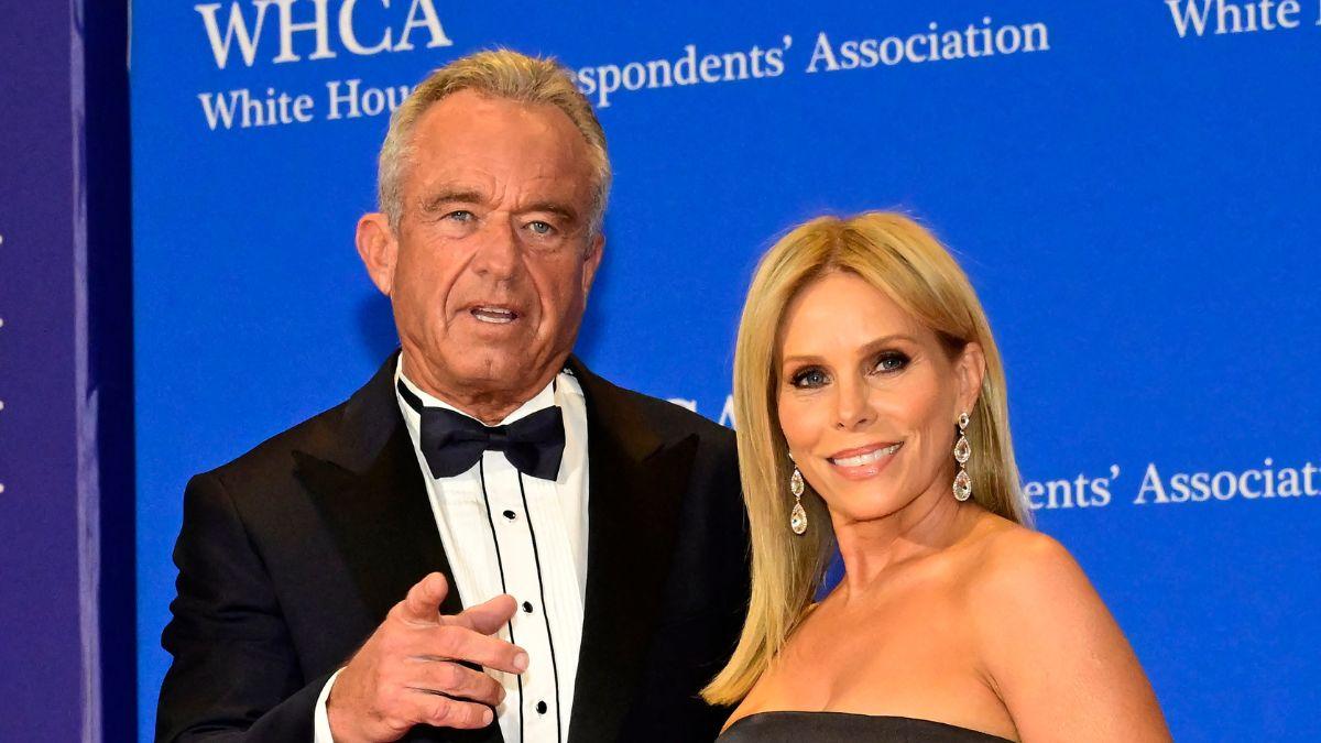 Robert F Kennedy Jr. accused of leaving wife Cheryl Hines behind as he ...