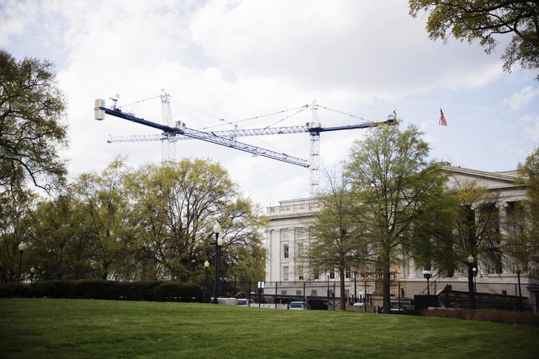 Some Republicans aren’t sold on $1B price tag for Trump’s ballroom ...