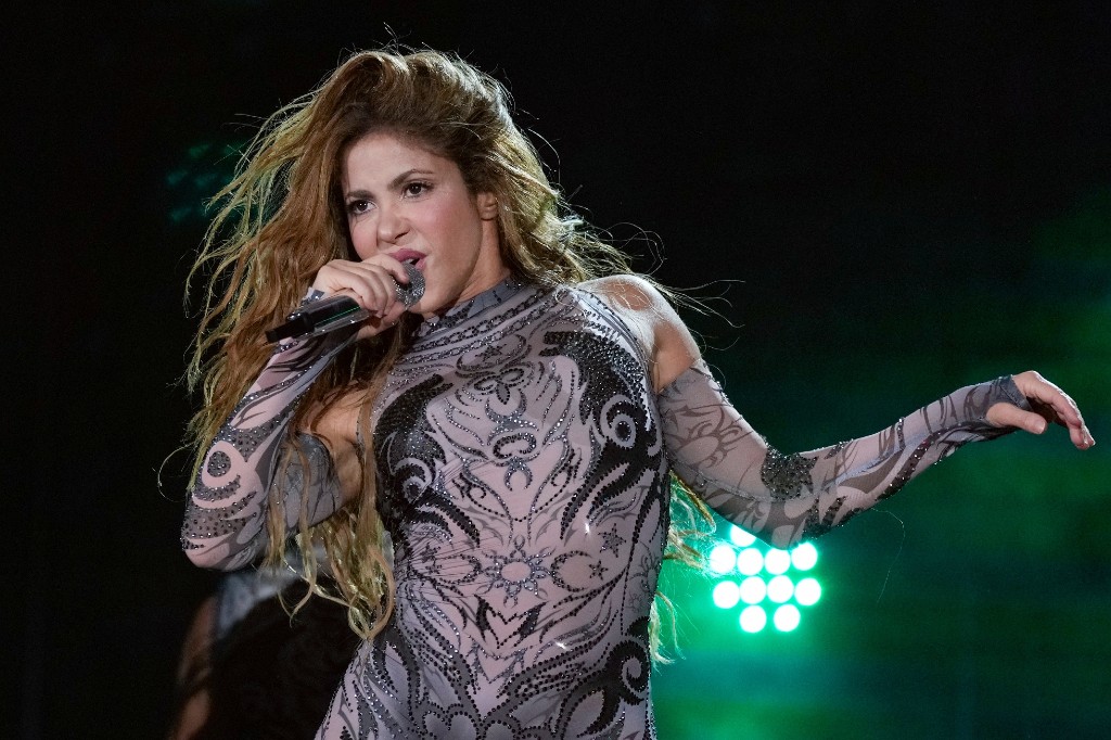 Shakira crew member dead after accident during stage assembly