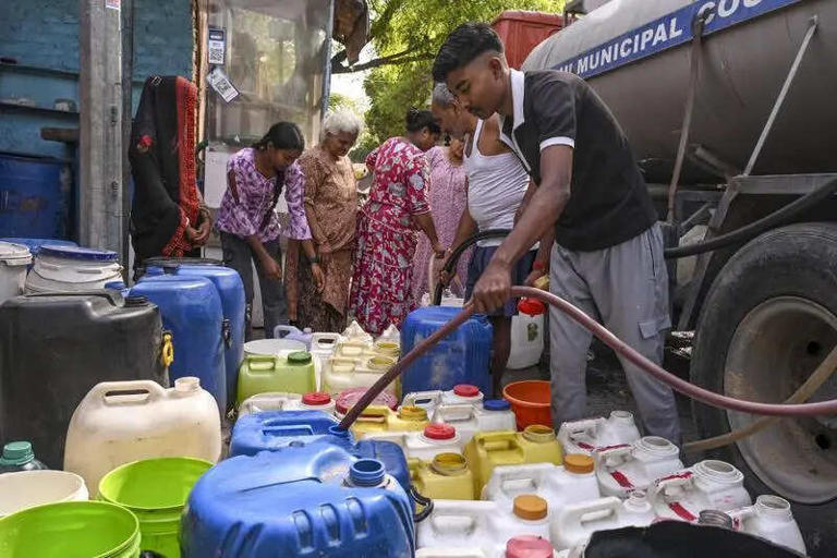 Water crisis deepens, Hyderabad residents shell out lakhs to tackle ...
