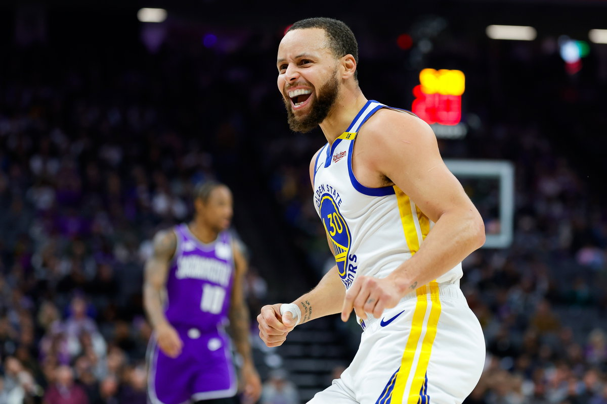 Bleacher Report shares Stephen Curry's 10 greatest 3-pointers