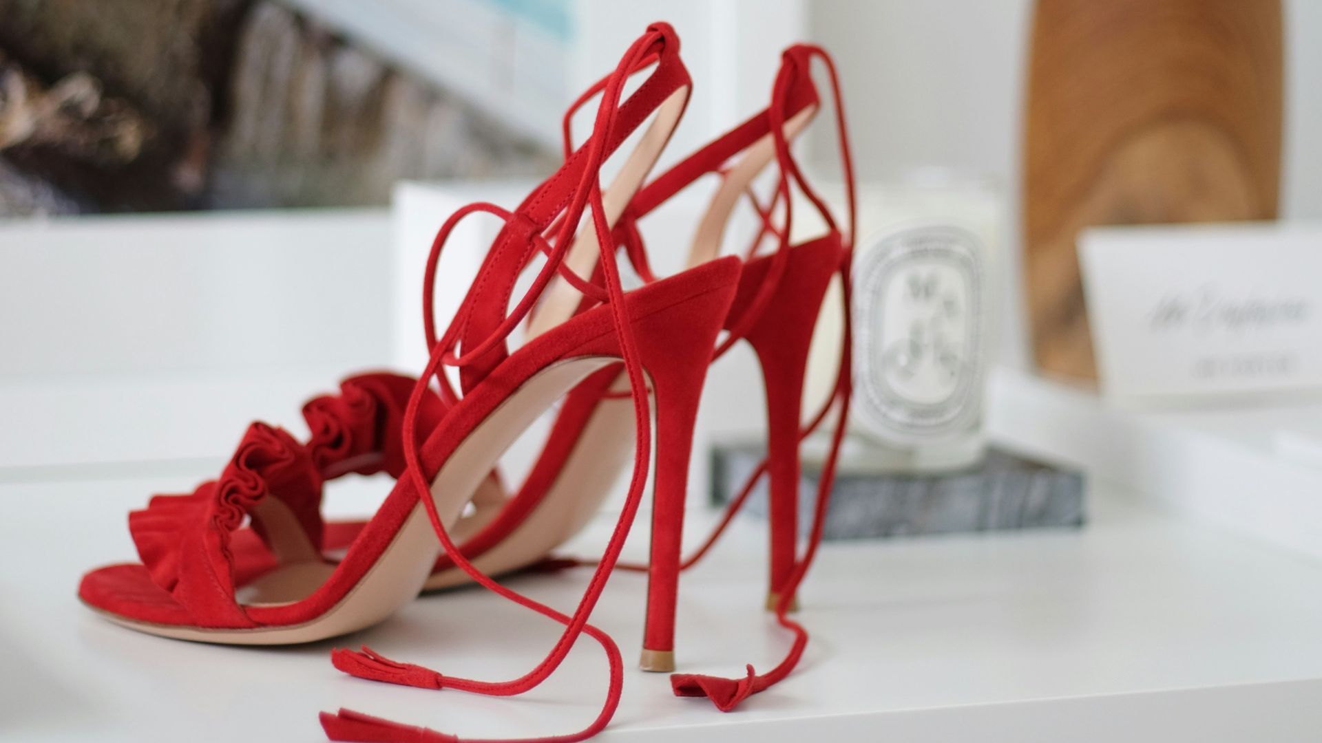 10 things women wear that signal “short-term” to men & 10 that scream ...