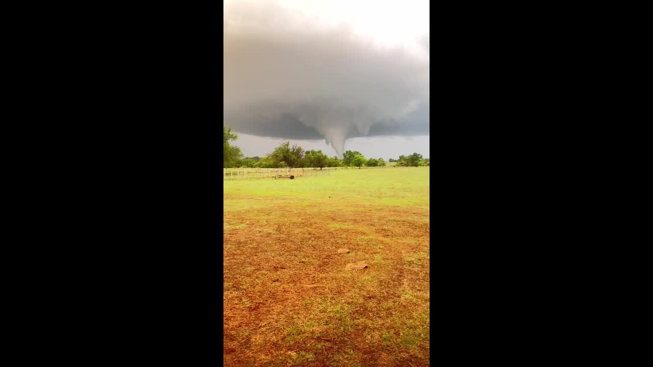 Enid EF-4 tornado caught on camera as family shelters during deadly ...