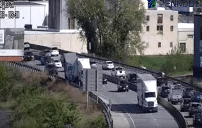 Tractor-trailer breaks in half, causes lane restriction on I-83 in York ...