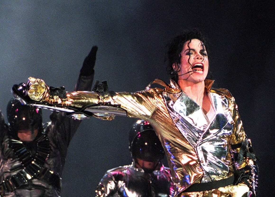 Michael Jackson’s ex Debbie Rowe steps out looking unrecognizable