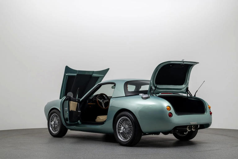 This Miata looks more like an Aston Martin than some real Aston Martins do