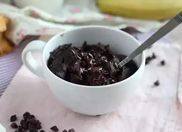 Mug cake chocolate y mantequilla de cacahuete al microondas en 1 min