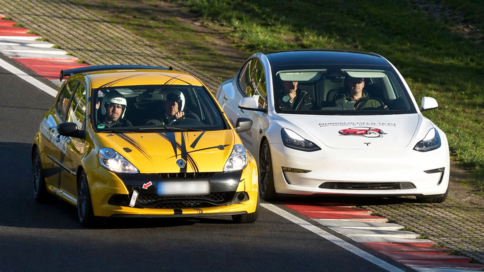 Centimeters apart at speed, Nürburgring drivers take huge risk