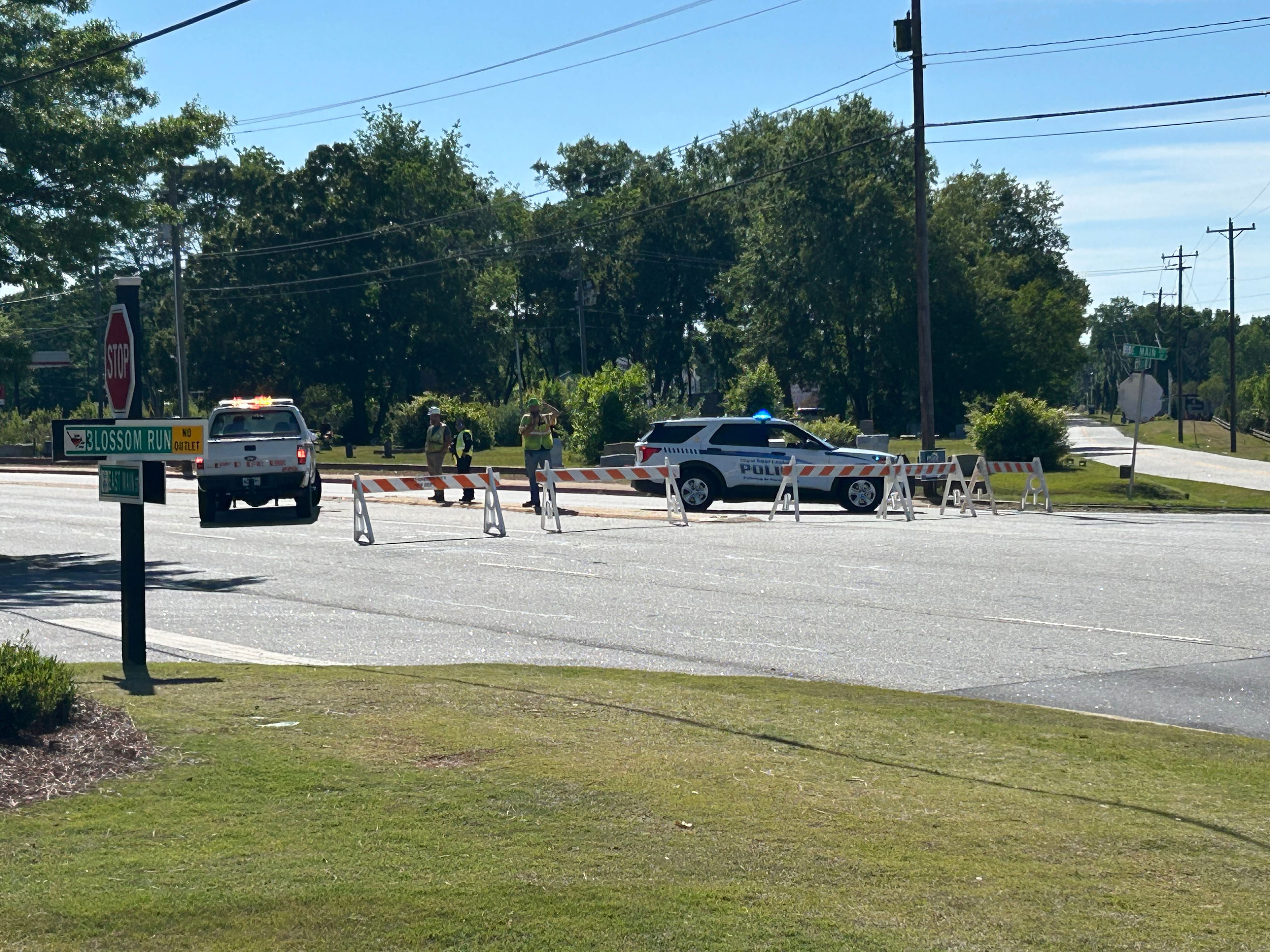 Lanes reopen on busy Spartanburg road after gas leak, police report