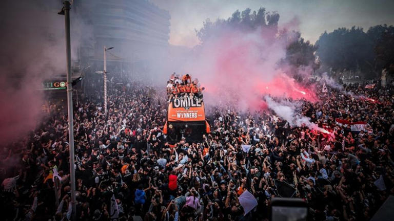 Έπεσαν τα τείχη για τον Κυπελλούχο ΟΦΗ: Συγκλονιστική φιέστα στο ...