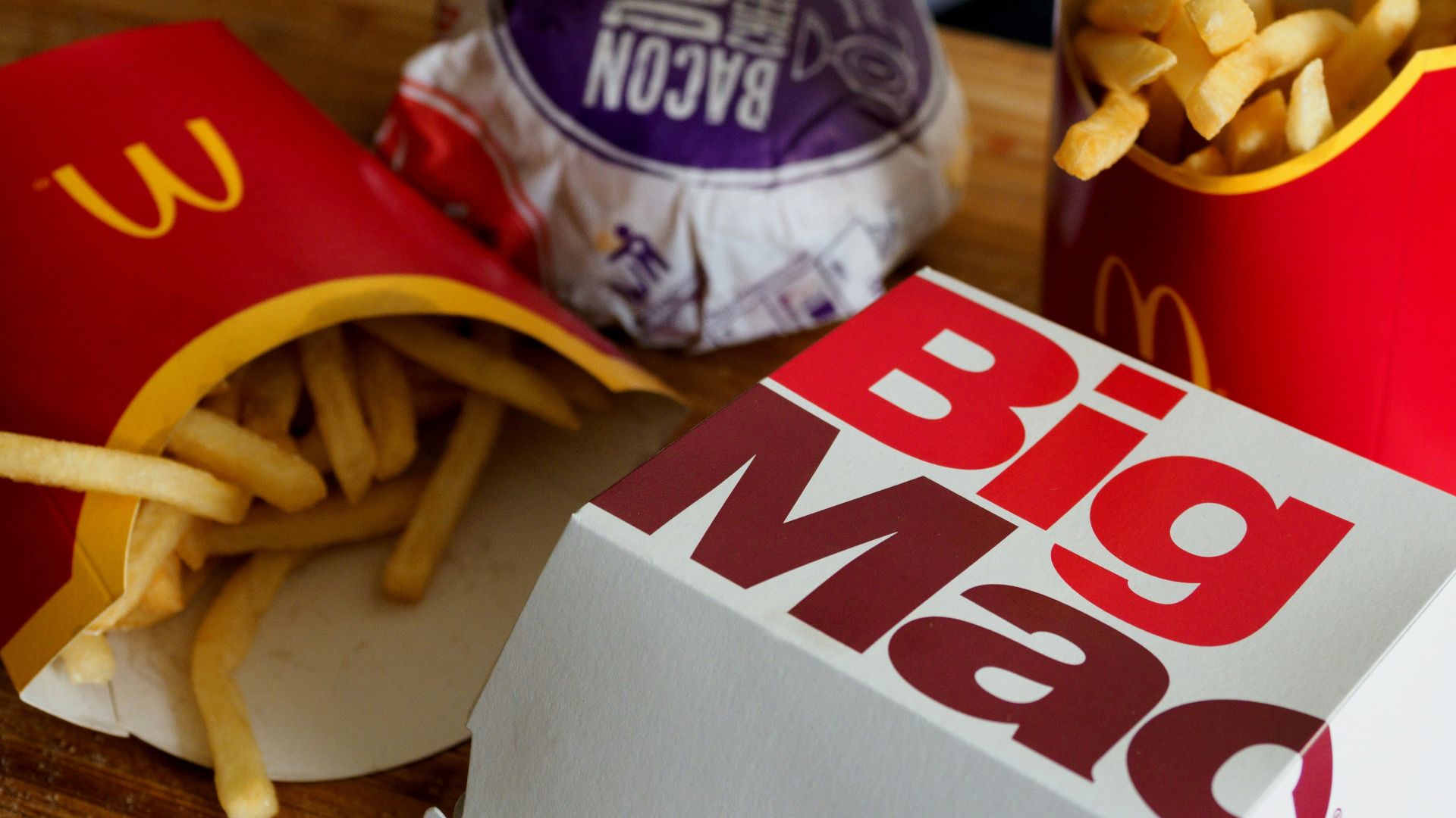 10 fast food burgers that are the least unhealthy & 10 you’re better ...