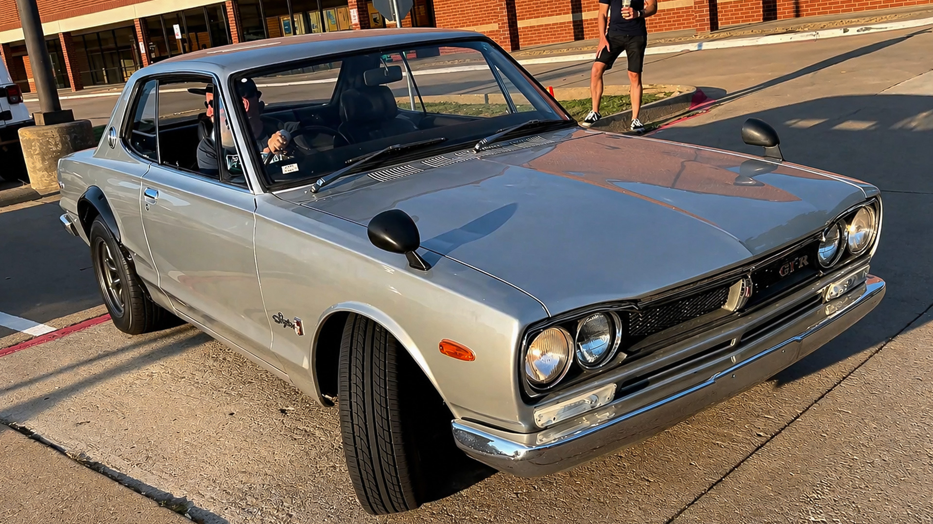 希少な日産ハコスカGT-Rが現れた瞬間空気が変わった
