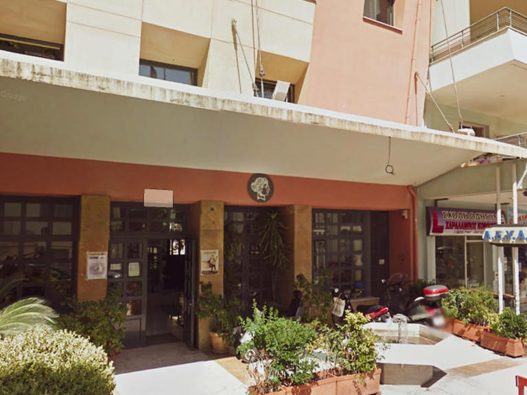Η Χαλκίδα «πνίγεται» στη δυσοσμία: Καταγγελίες για λύματα σε ...