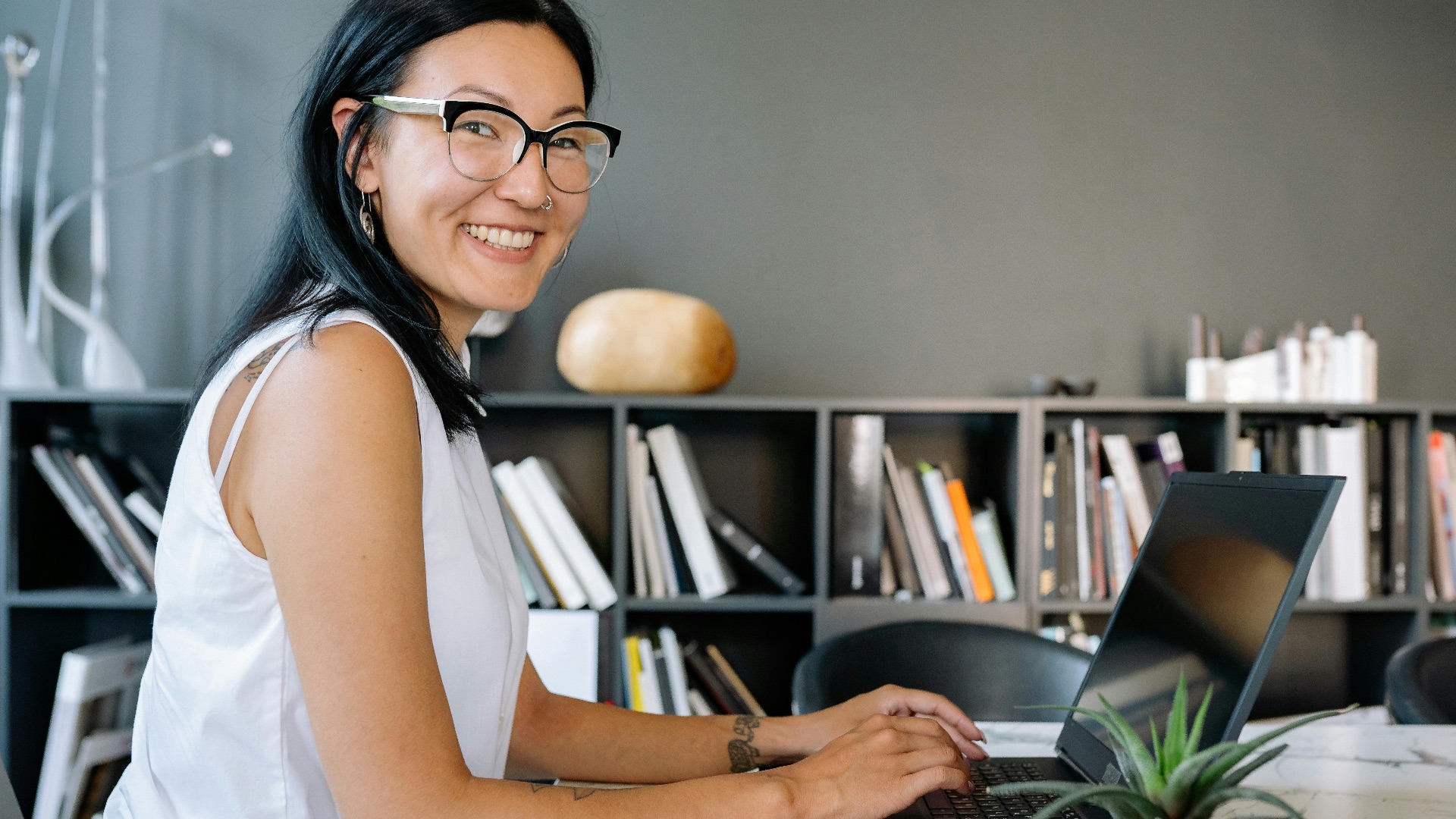 10 perks only the self-employed experience & 10 struggles they face
