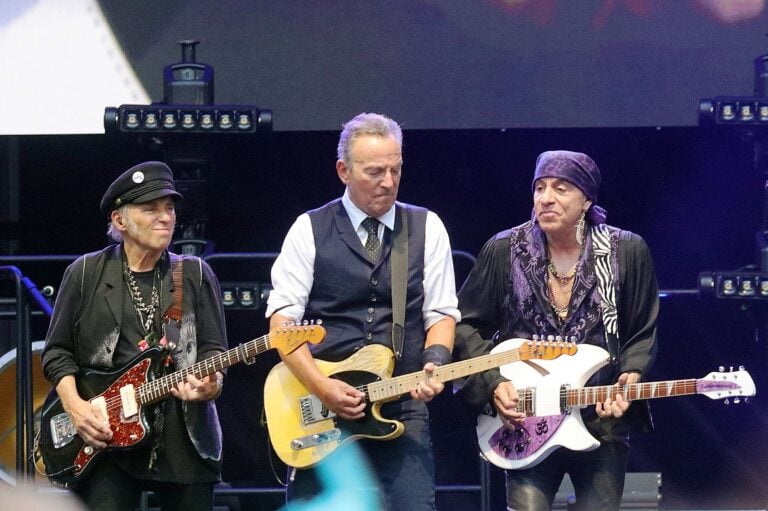 Bruce Springsteen called 'hypocrite' after praying for Trump