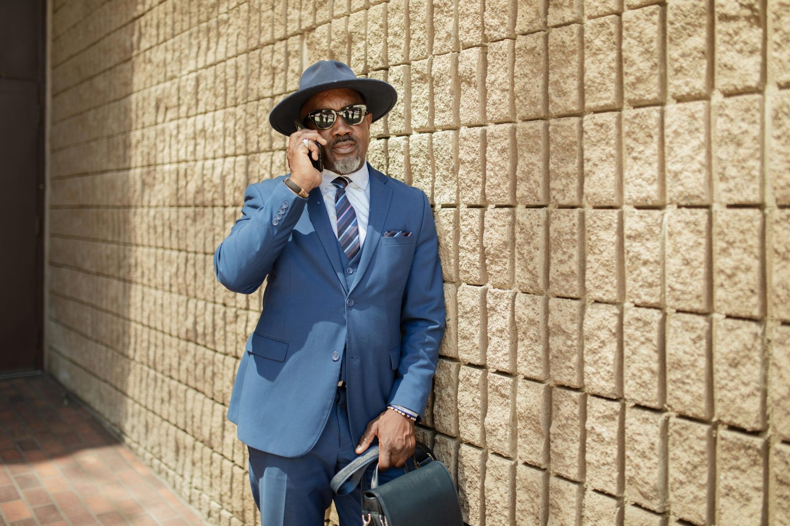 This color combo makes men look insanely more attractive