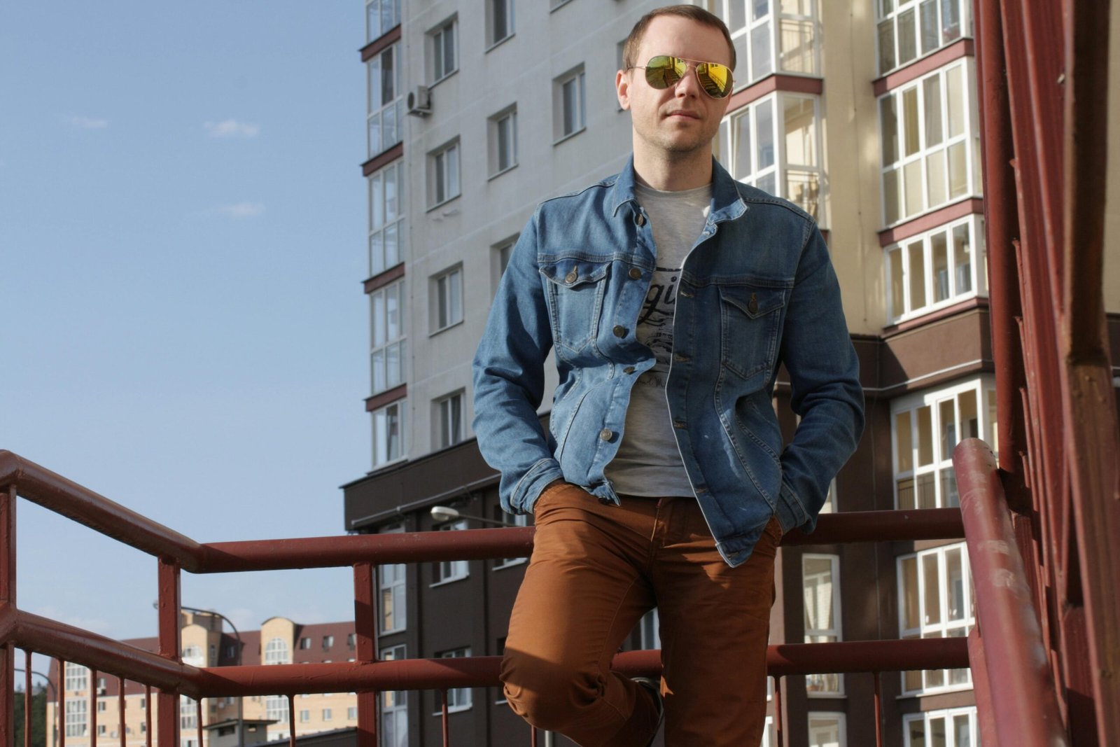 15 outfit ideas that make men look taller and more attractive