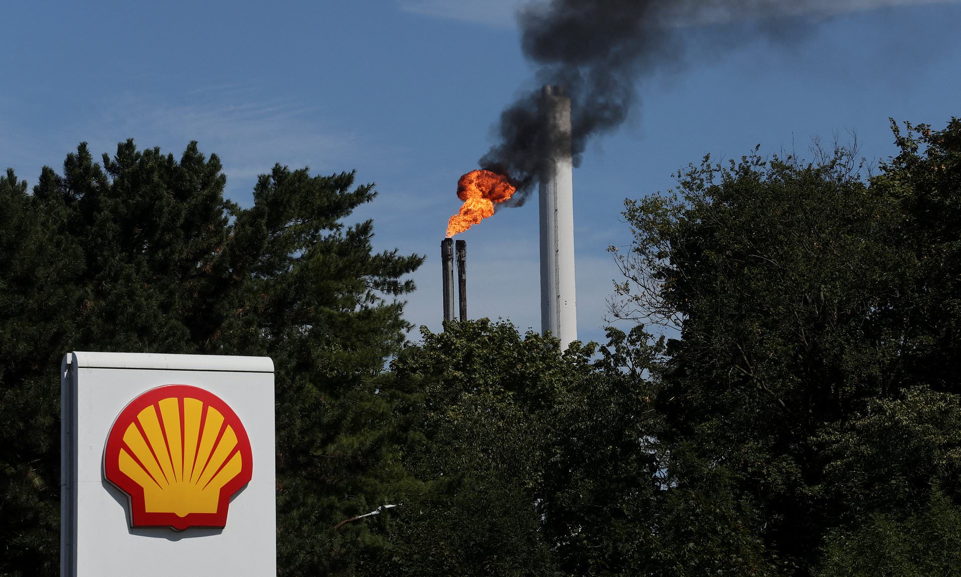 Shell in £12bn deal to acquire Canada's ARC Resources