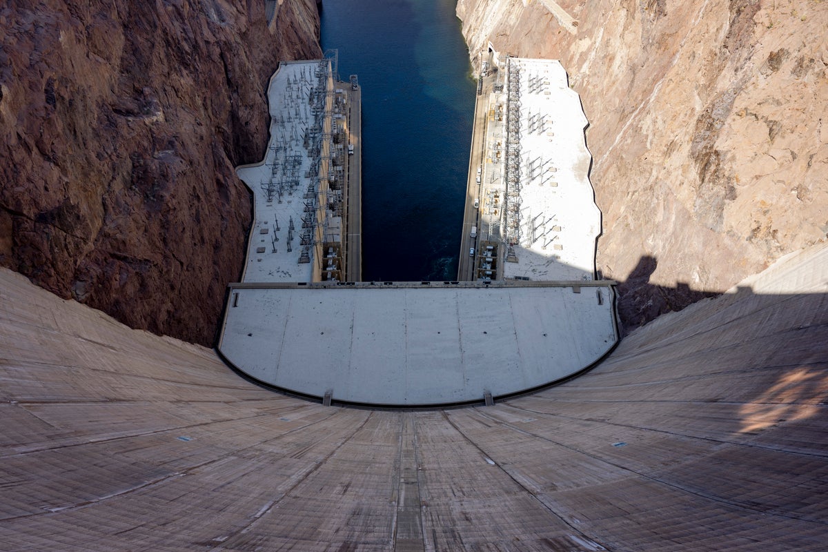 Hoover Dam output could drop 40 percent under new plan to beat drought