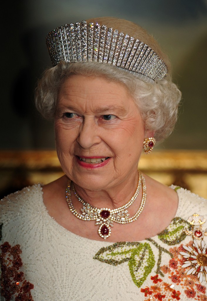 Queen Camilla wears Queen Elizabeth's diamond star brooch