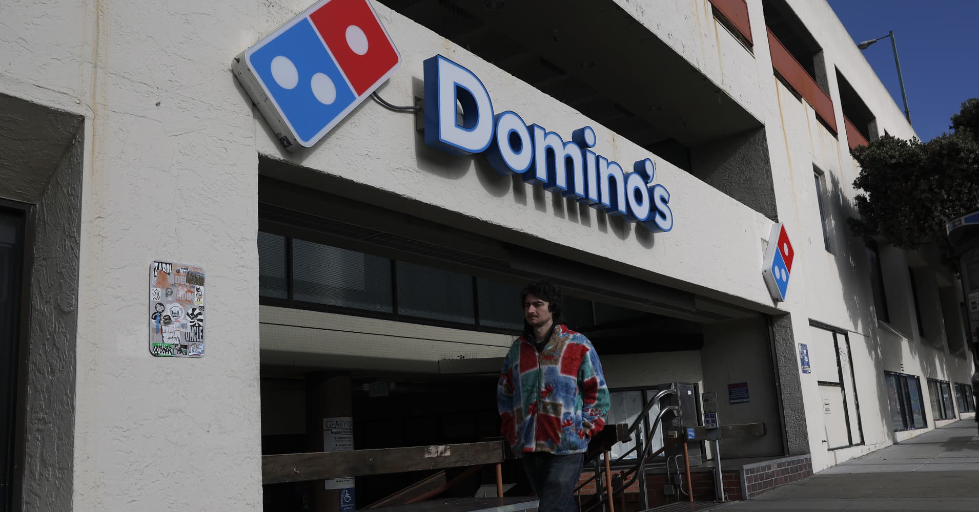 Domino's Pizza stock falls on disappointing sales — and CEO thinks more ...