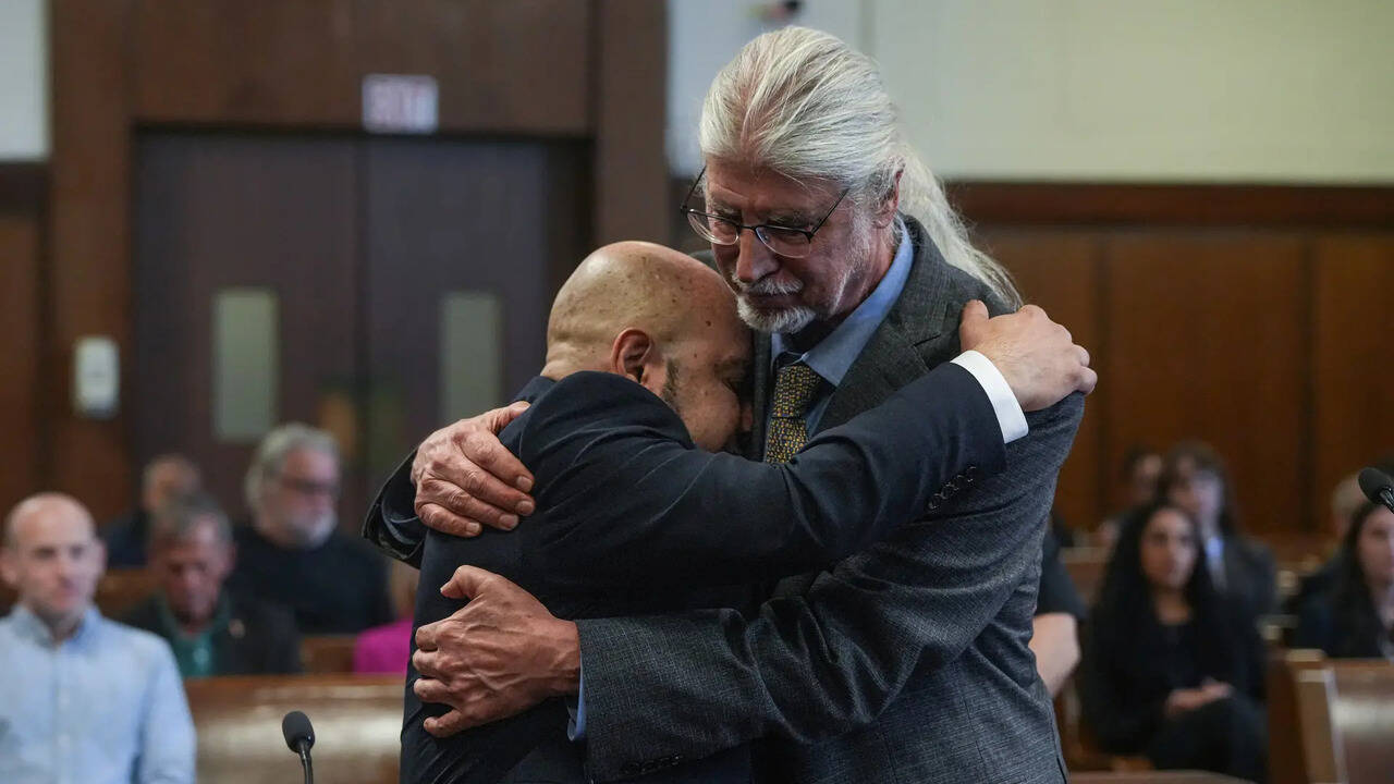 Judge overturns murder conviction for man after 25 years in prison