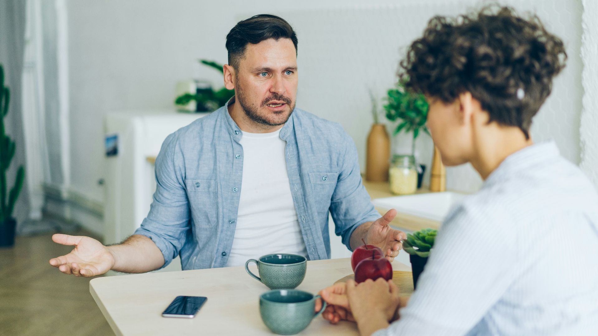 10 things couples do that spike stress & 10 that lower it fast