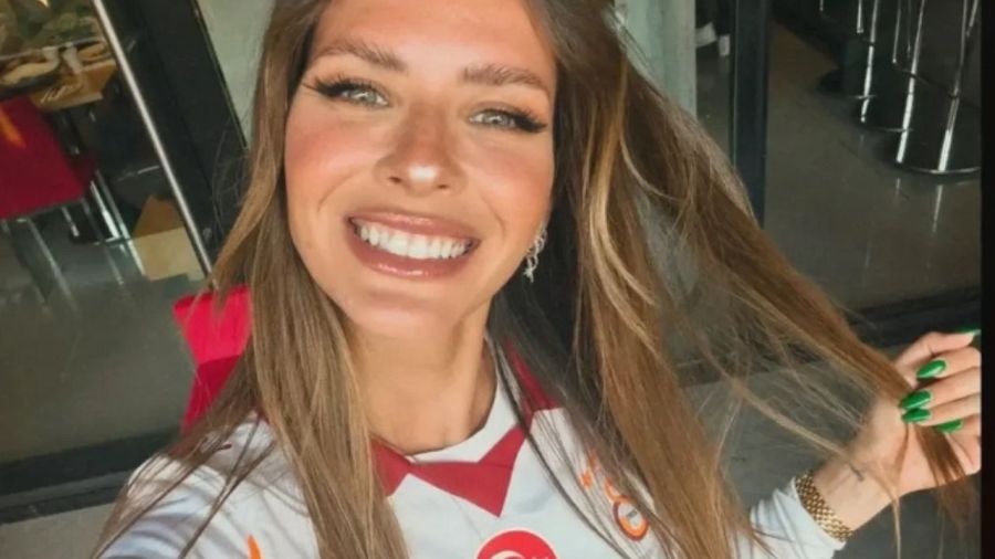 La China Suárez marcó tendencia en Estambul con un jean intervenido que ...