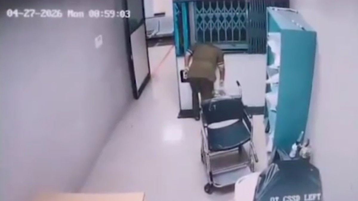 Caught on CCTV: Nashik hospital staff dies after her head gets trapped ...