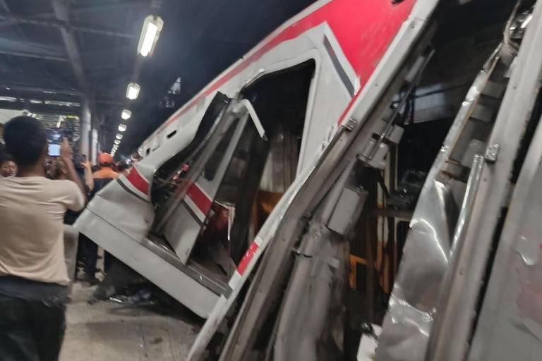 Tragedi maut KA Argo Bromo vs KRL di Bekasi, berawal taksi listrik ...