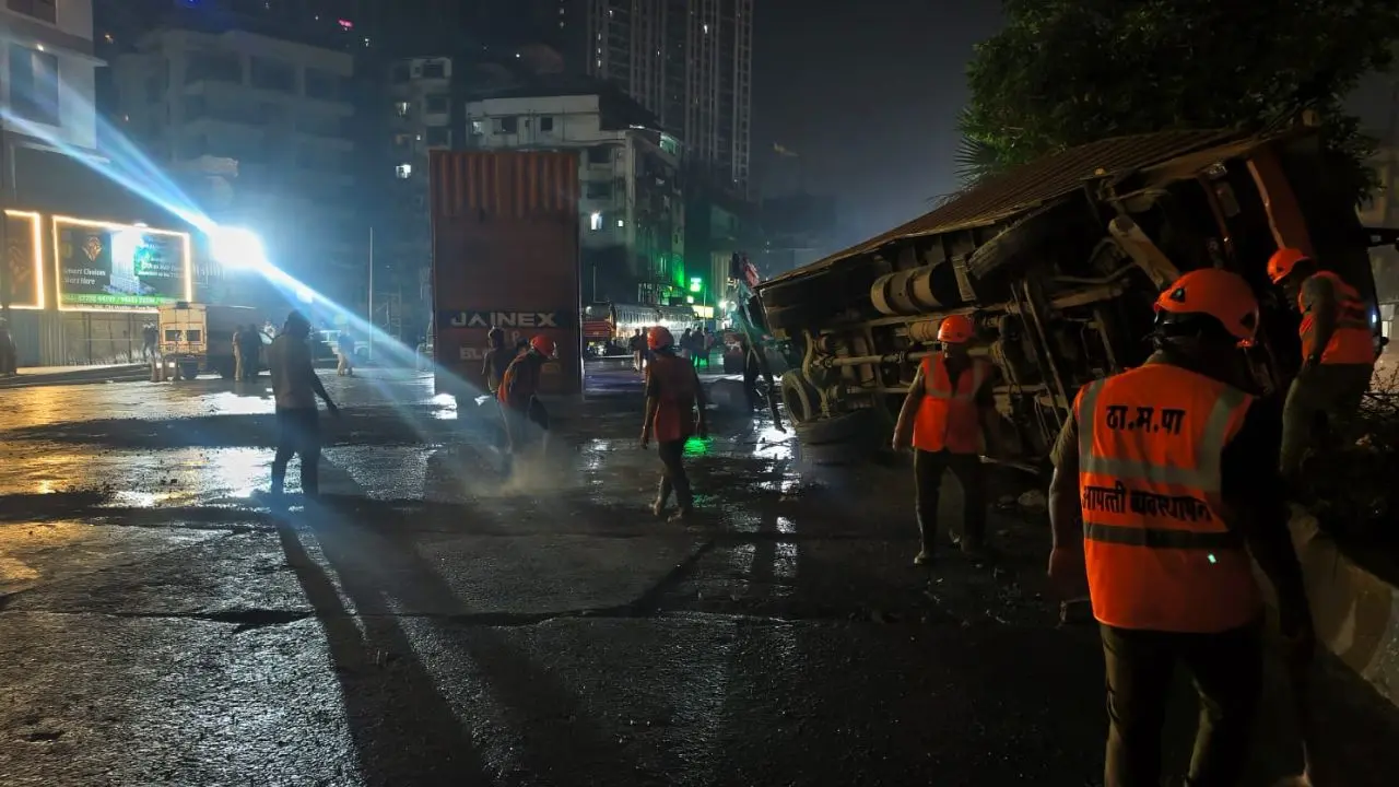 Thane: Two drivers injured as trucks collide near Bholenath Nagar