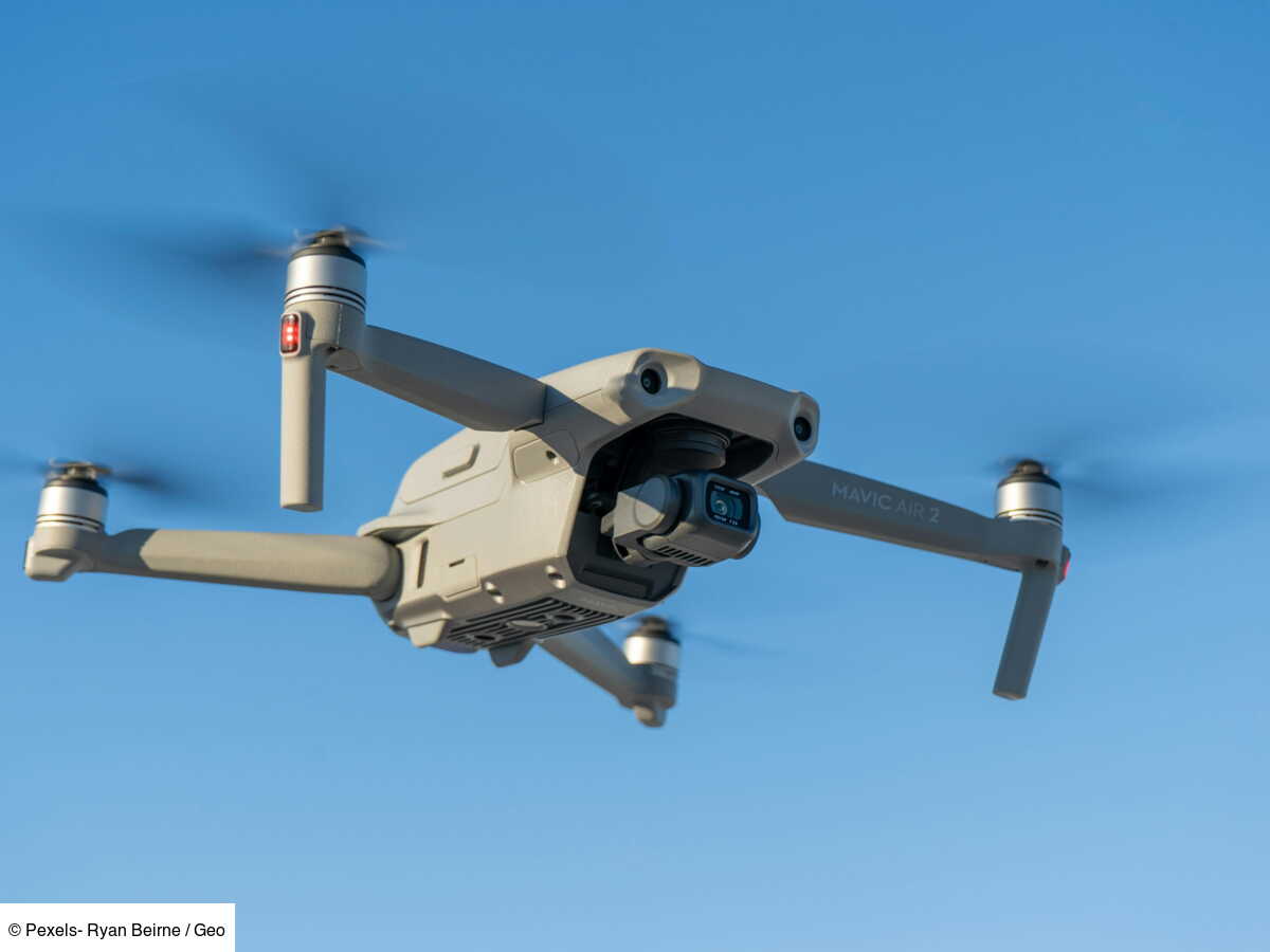 Guerre en Ukraine: Kiev équipe ses avions Antonov An-28 Cash de drones ...