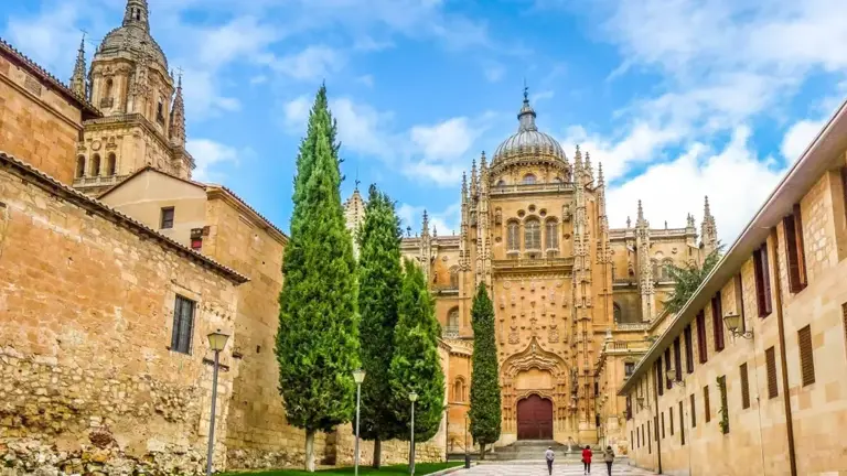 Sabes que hay una «ciudad de oro» en España. Descubre cuál es y por qué ...