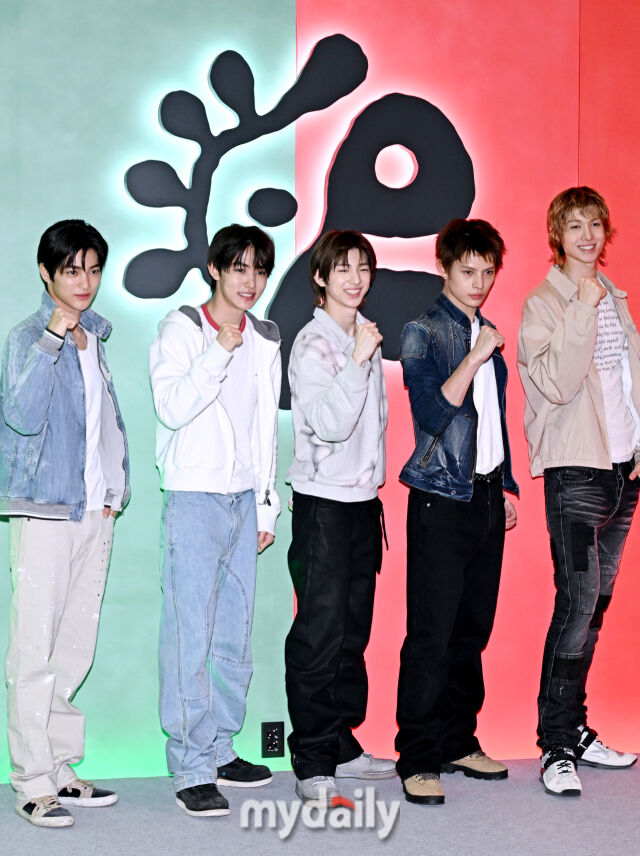 [MD포토] 코르티스, '파이팅 포즈에 웃음꽃 활짝'